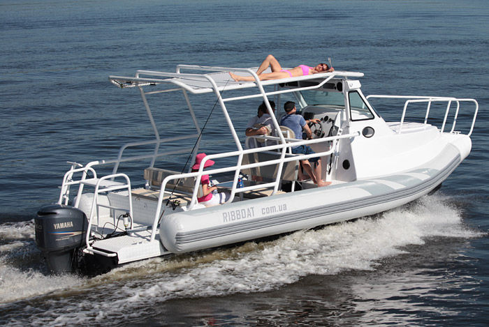Mid cabin boat RIB 900-K